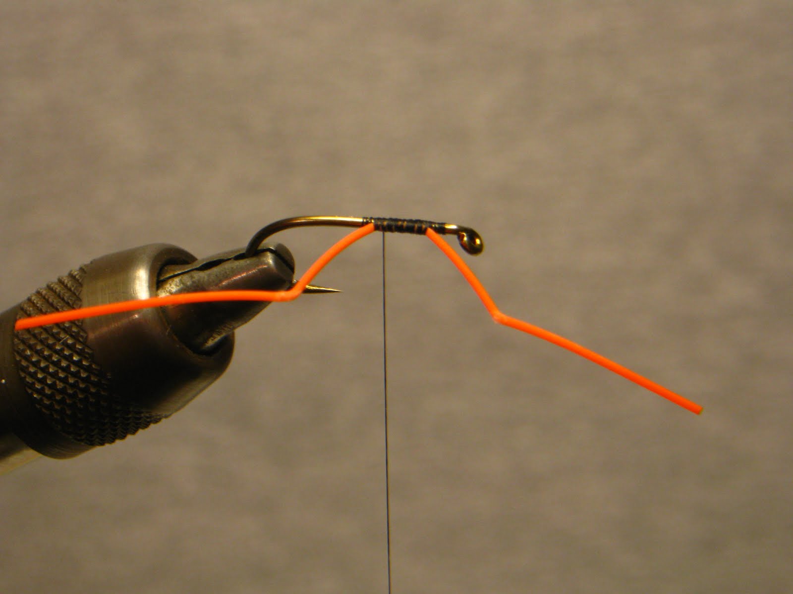 Fly Tying: Bent Rubber Legs (How To) – SwittersB & Exploring
