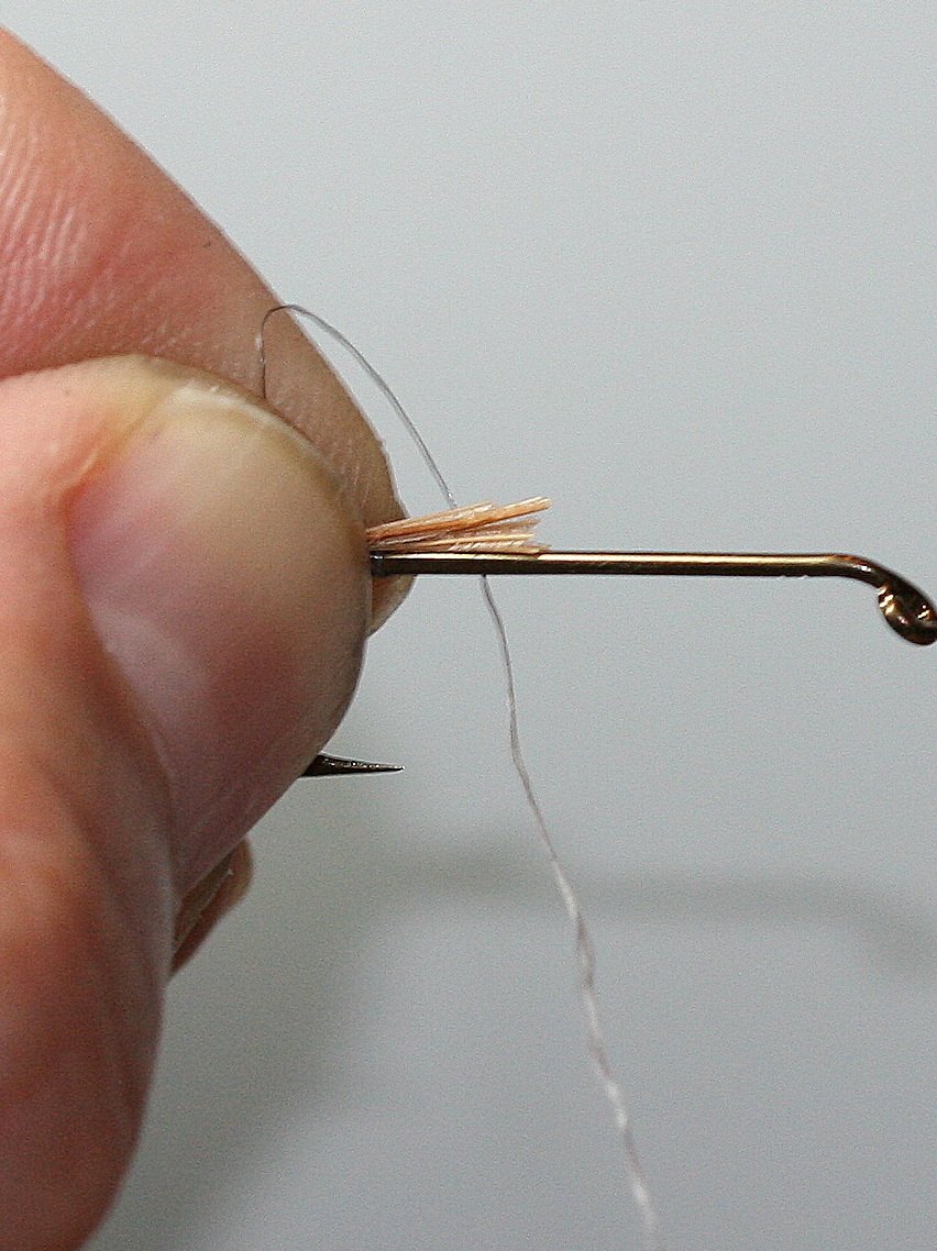 Fly Tying: Loop & Pinch Keeps Materials on Top – SwittersB & Exploring