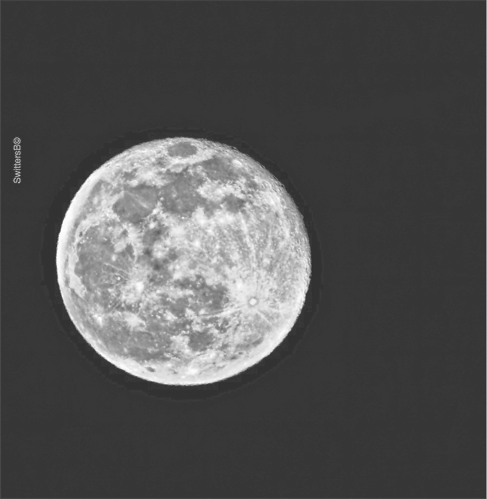 Full moon over Portland… – SwittersB & Exploring